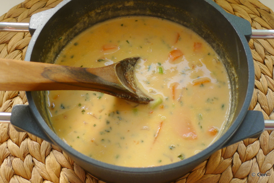 Simpele vegane pinda kokos soep, koolhydraatarm - Con-serveert